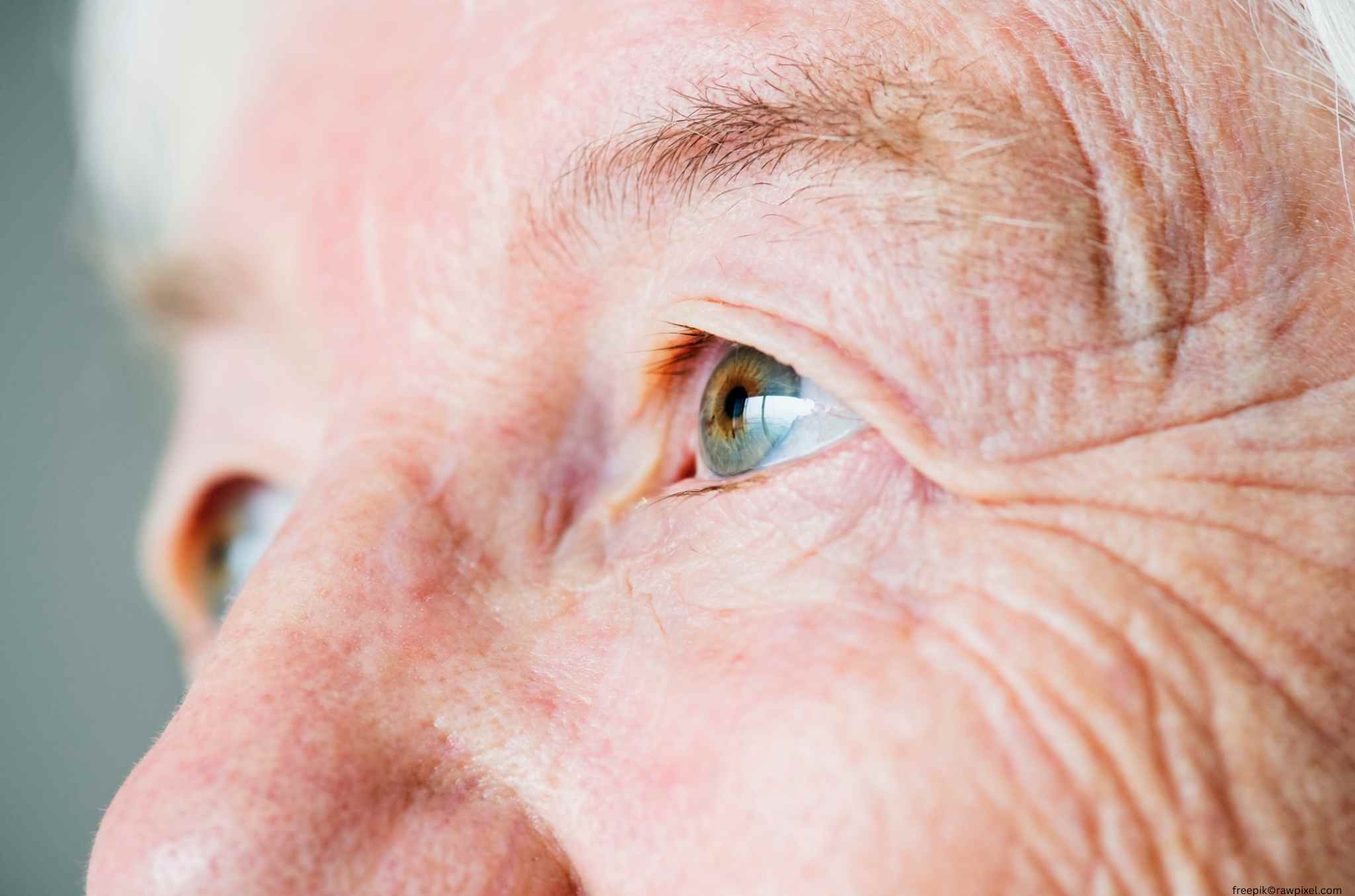 Makuladegeneration: Ursachen, Symptome & Behandlung